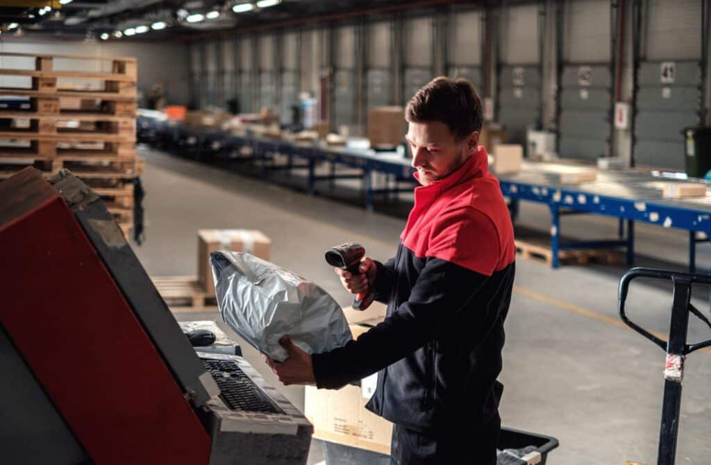 Waste Plastic and Flexible Packaging Removal Solution For Fulfilment ...